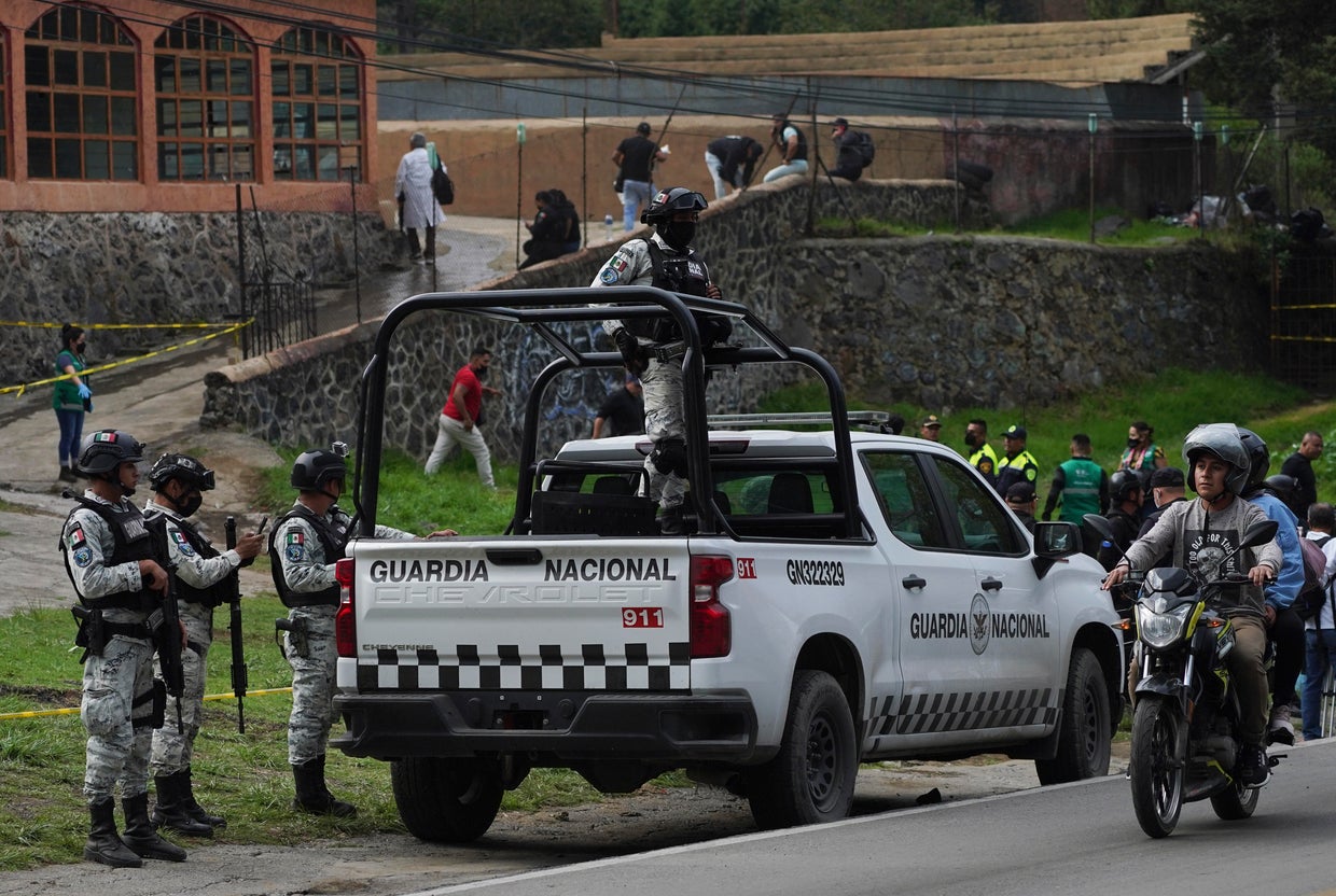 4 officers wounded, 2 hostages freed after shootout with alleged cartel ...