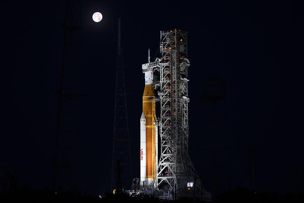 NASA (very) tentatively targets Aug. 29 for maiden launch of Artemis ...