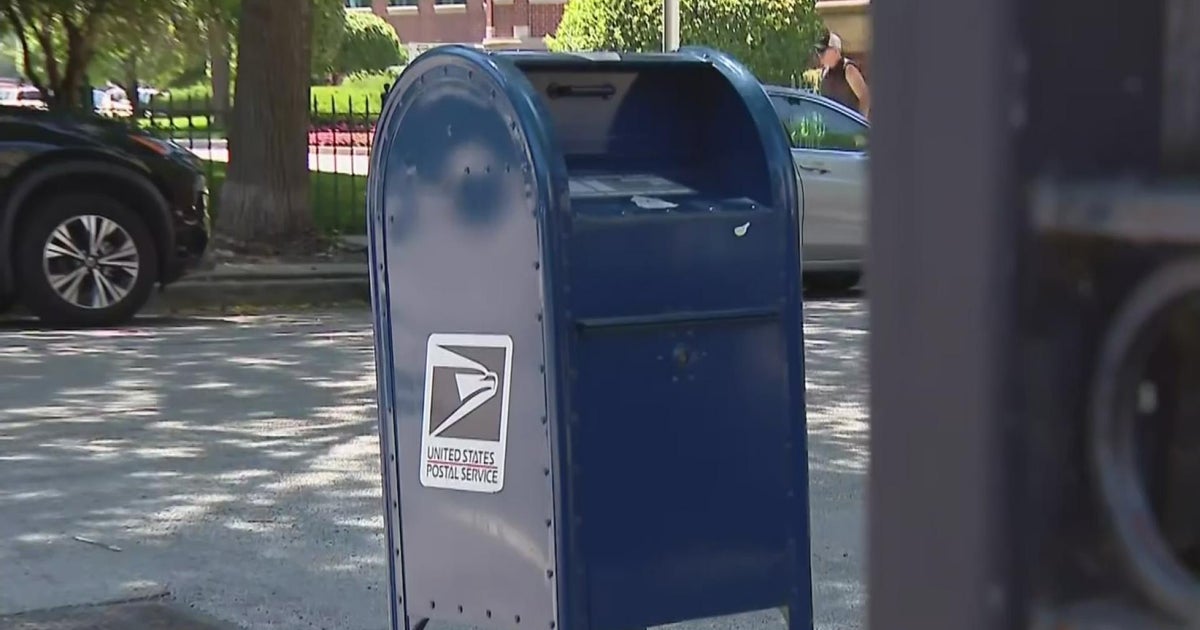 Thieves steal mail in West Loop – forge, cash check for thousands of ...