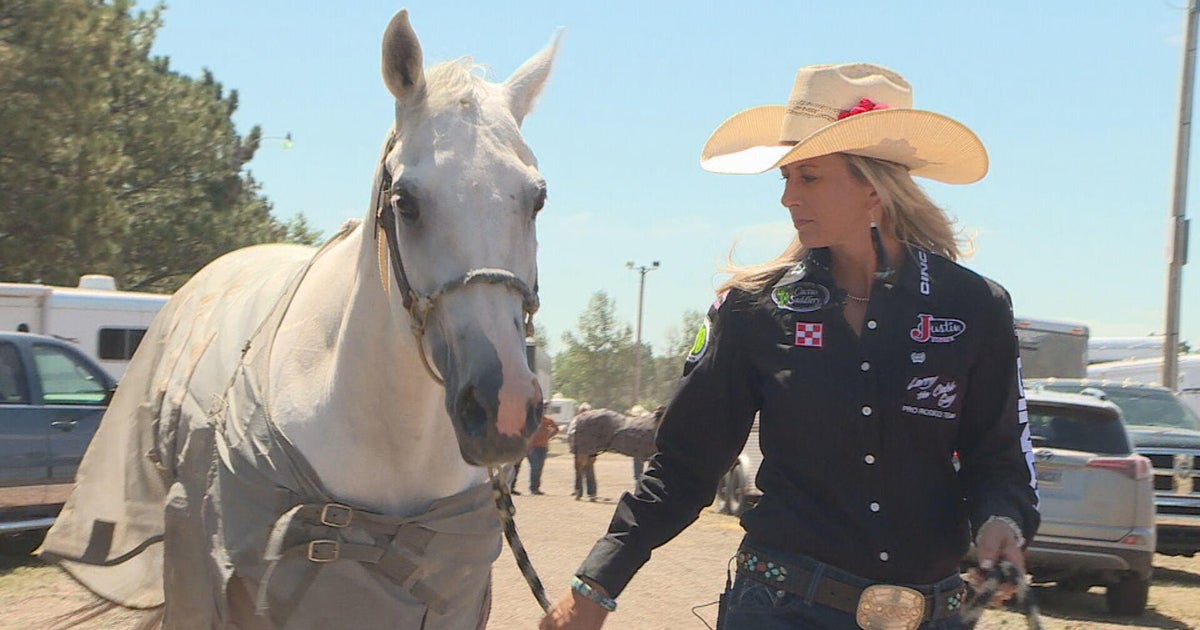 Colorado mother among top barrel racers at Cheyenne Frontier Days - CBS ...