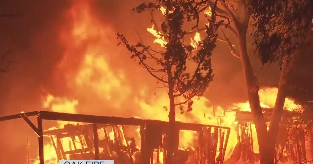 Fast-growing Oak Fire forces thousands to evacuate - CBS San Francisco