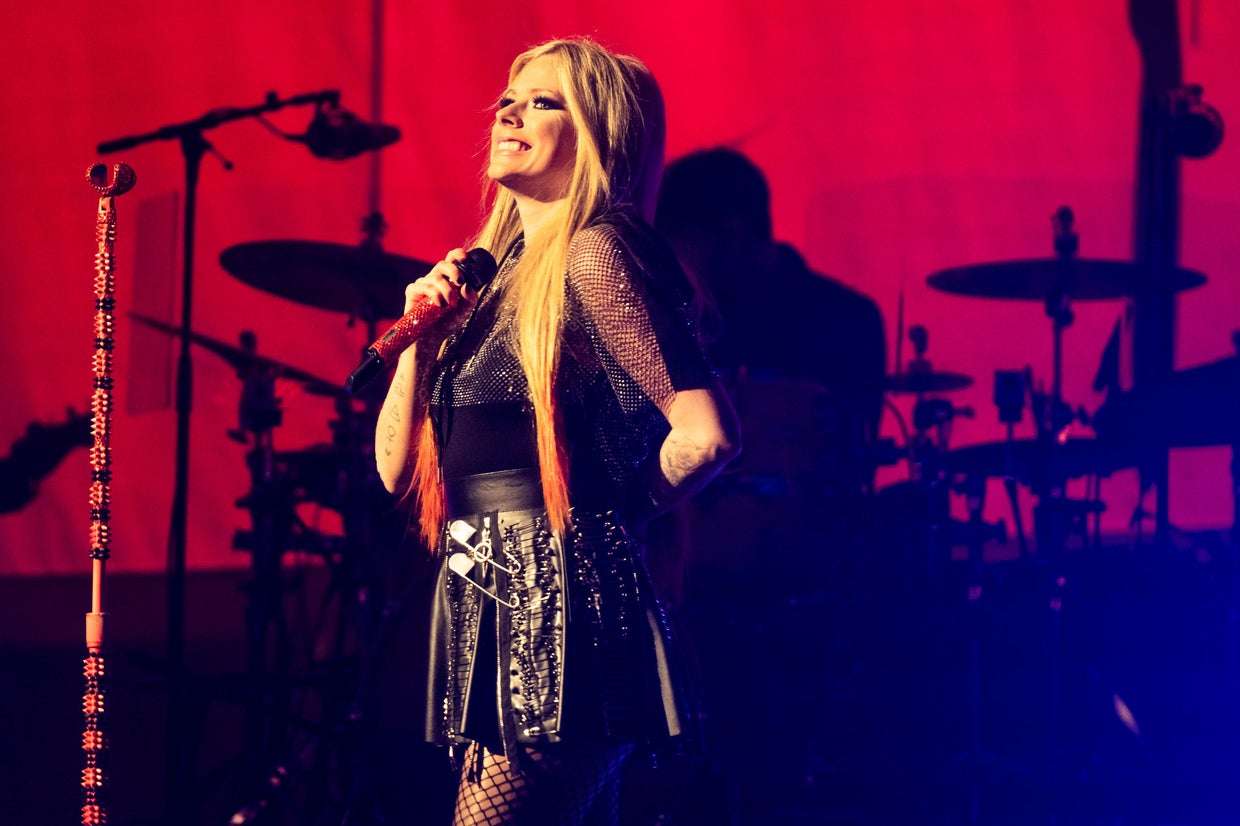 Photos: Machine Gun Kelly lands at Oakland Arena