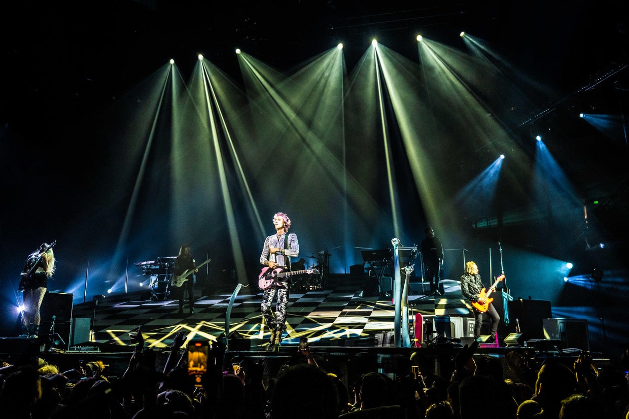 Photos: Machine Gun Kelly lands at Oakland Arena