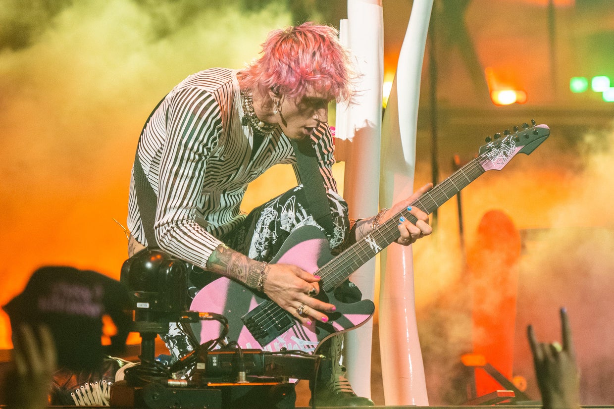 Photos: Machine Gun Kelly lands at Oakland Arena