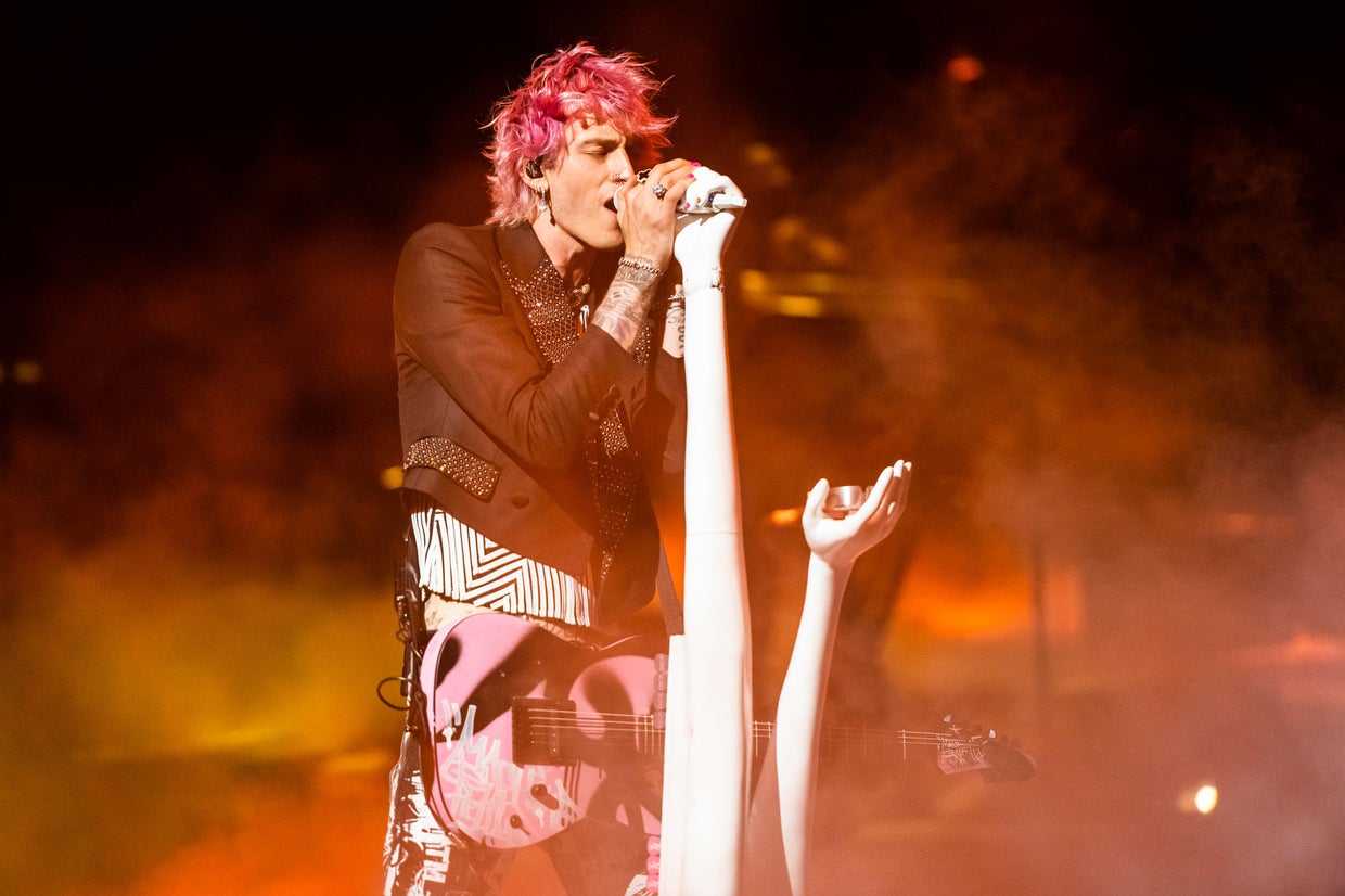 Photos: Machine Gun Kelly lands at Oakland Arena