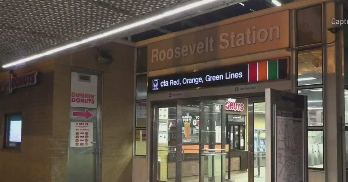21-year-old man stabbed on CTA Red Line train near Roosevelt station ...