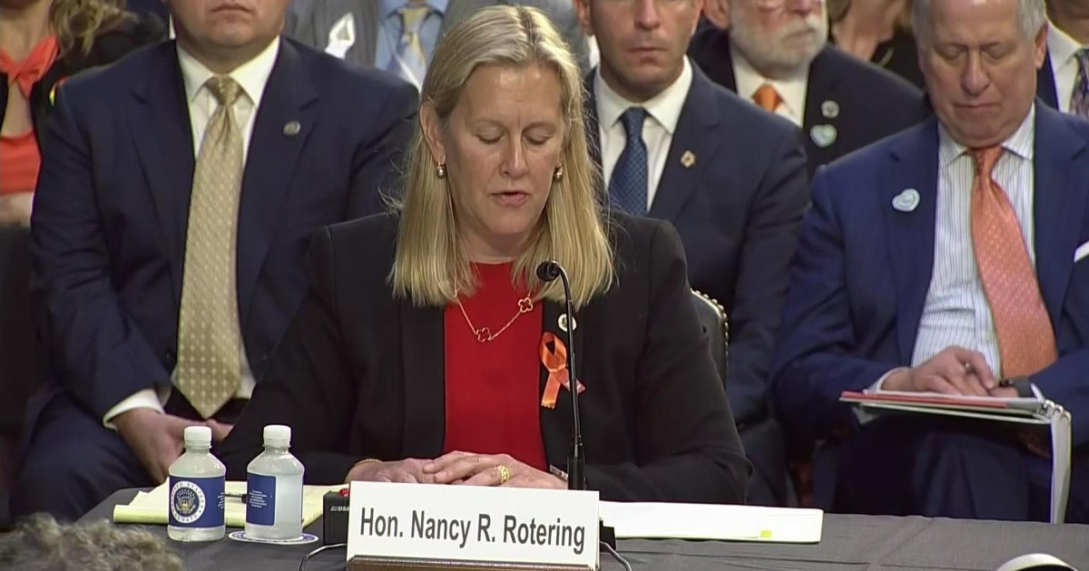 Highland Park Mayor Nancy Rotering repeats call for banning assault ...