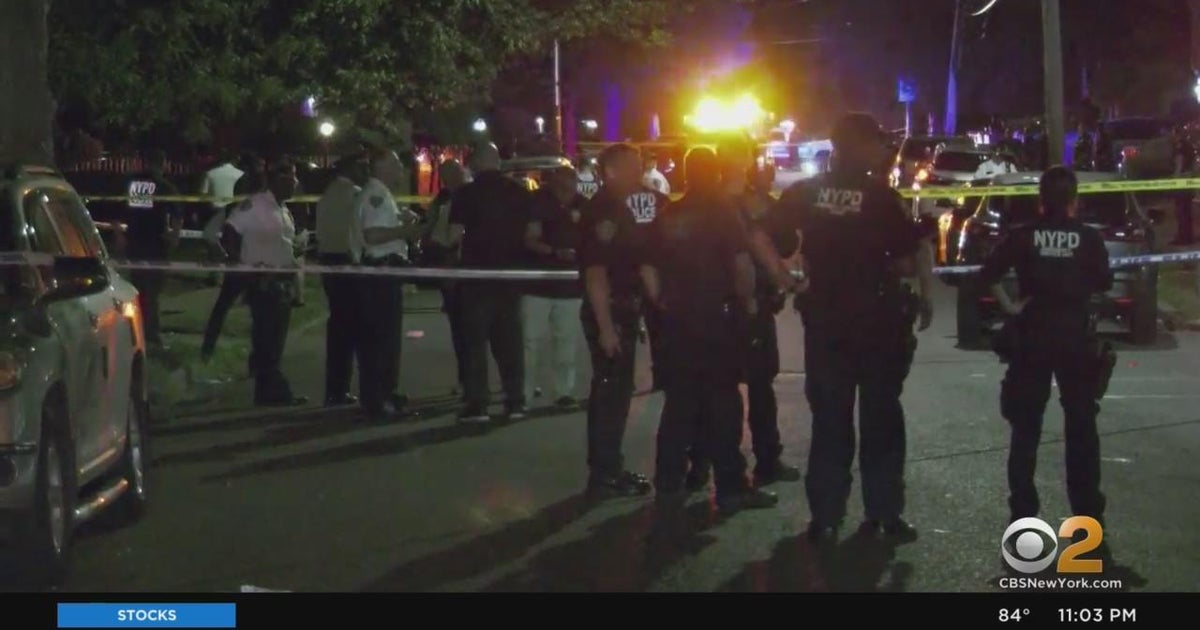 Video shows wild shootout involving police outside Queens house party ...