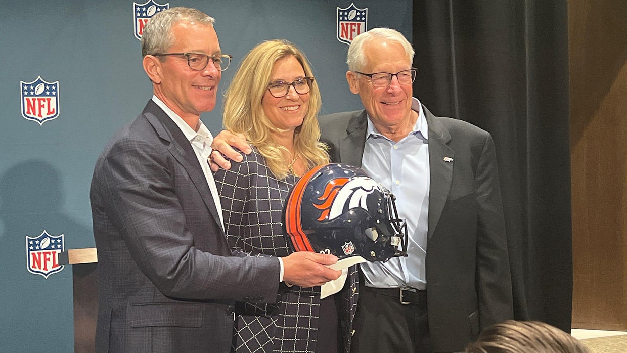 NFL owners approve Walton-Penner Group purchase of Denver Broncos - CBS ...