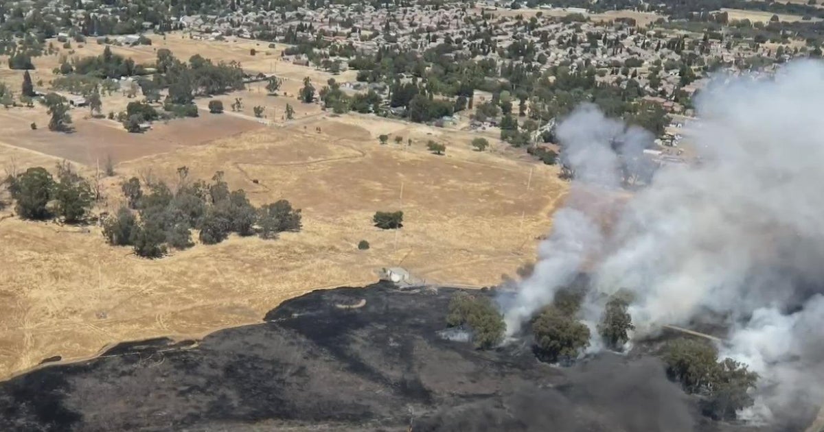 Vegetation fire in Antelope has burned 15 acres - CBS Sacramento