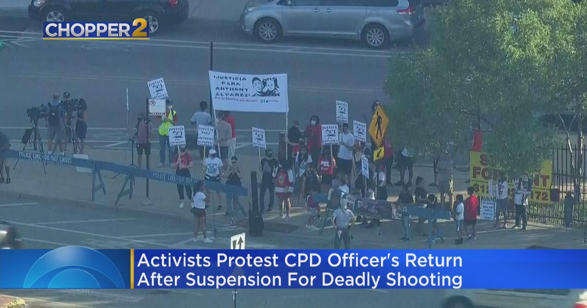 Activists protest CPD officer's return after suspension for Anthony ...
