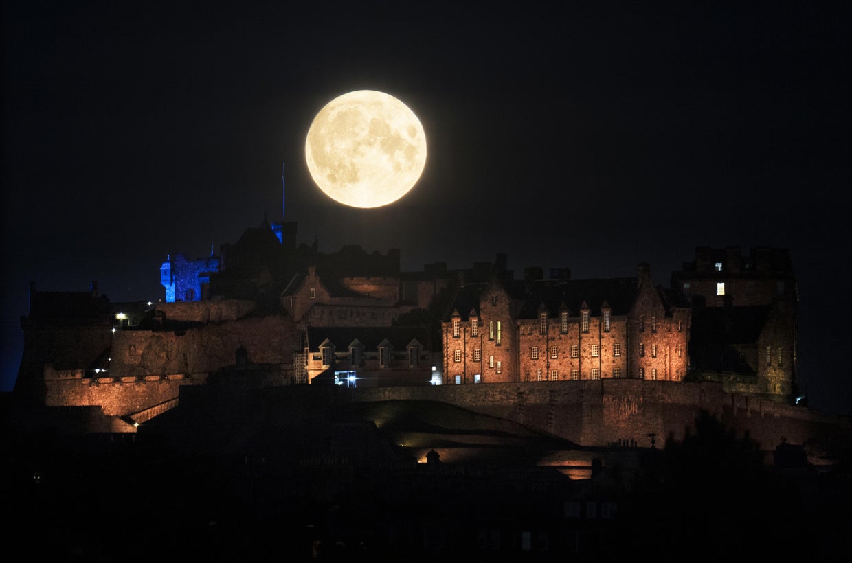 Sturgeon moon – the last supermoon of the year – captured in ...
