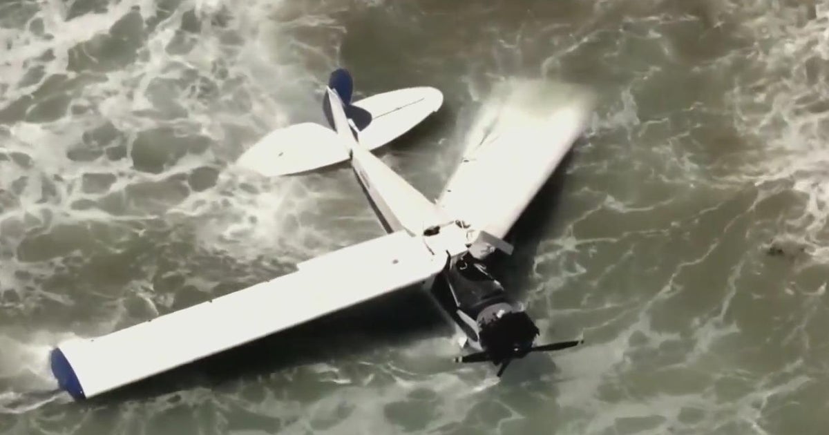 Lifeguard, 19, rescues pilot from crash in Capitola - CBS San Francisco