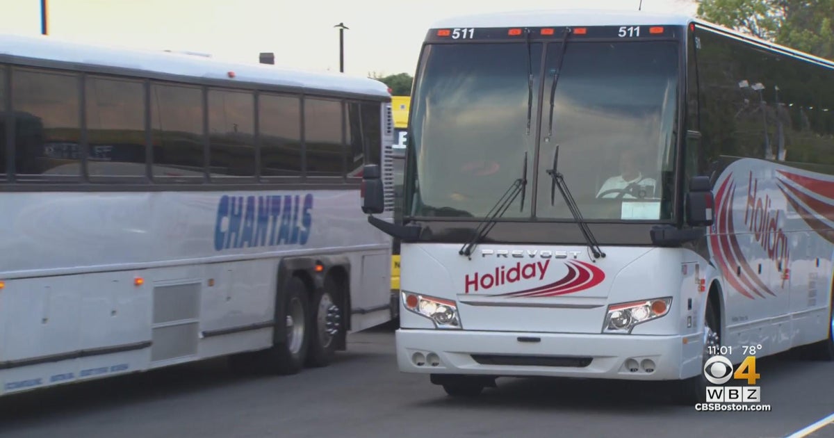 Riders get their first taste of shuttle buses for Orange Line shutdown ...