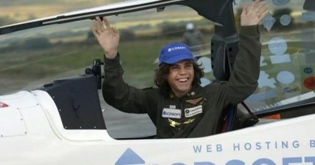Teen pilot becomes youngest to fly solo around the world - CBS News
