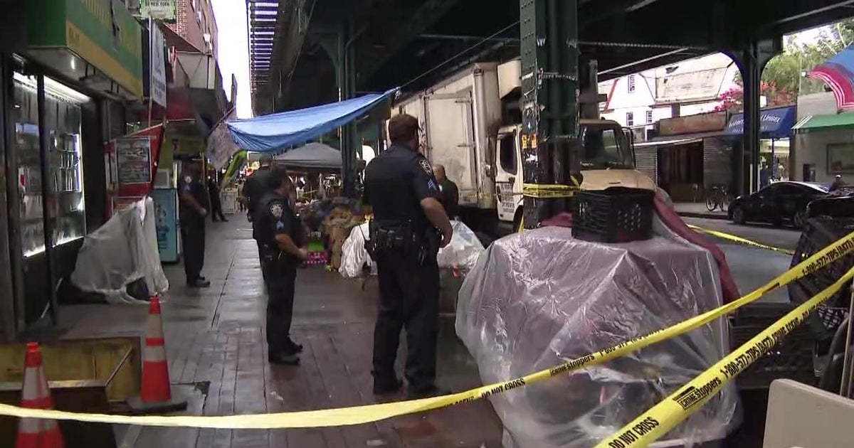 Teenage boy shot while walking in Corona, Queens - CBS New York