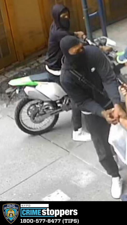 Man robbed of Rolex worth $12K in Chelsea, police say - CBS New York