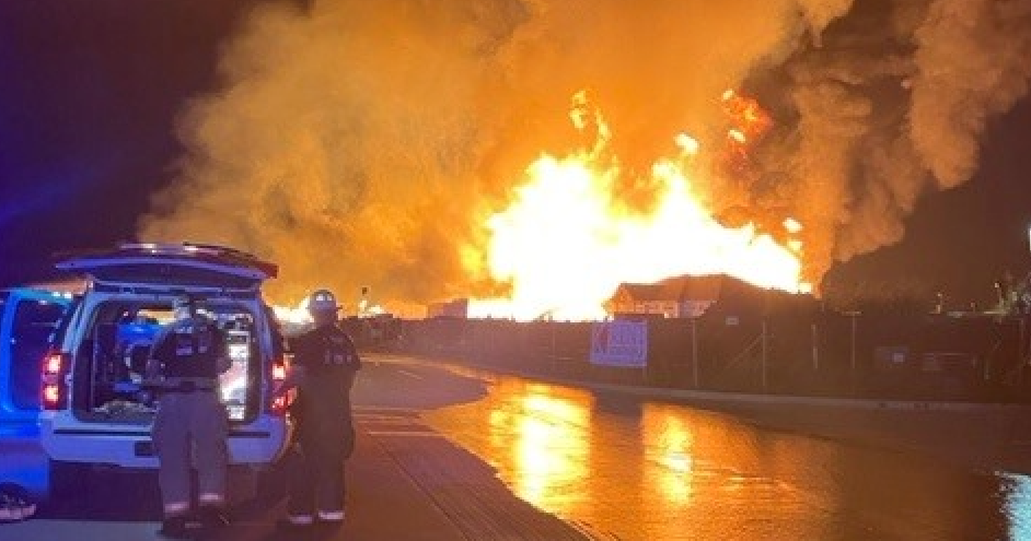 Massive Rockwall County fire contained, officials say - CBS Texas