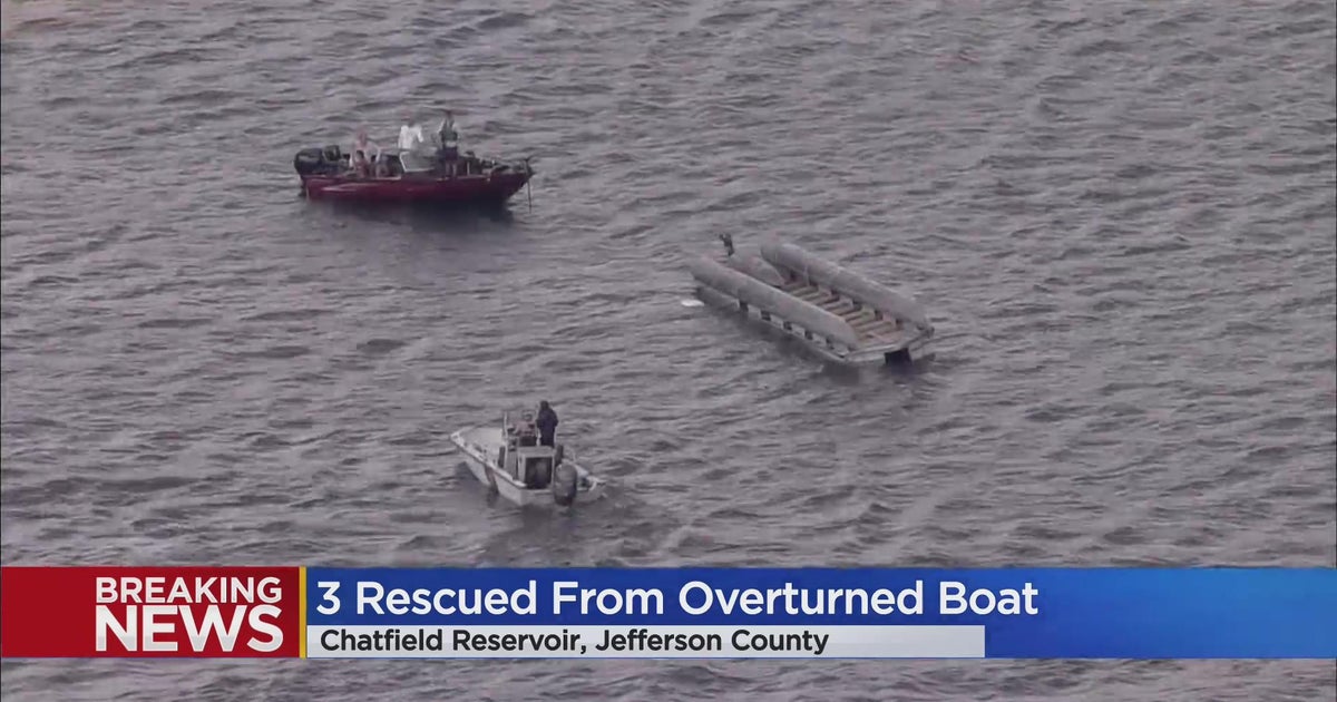3 people rescued from capsized boat in Chatfield Reservoir - CBS Colorado