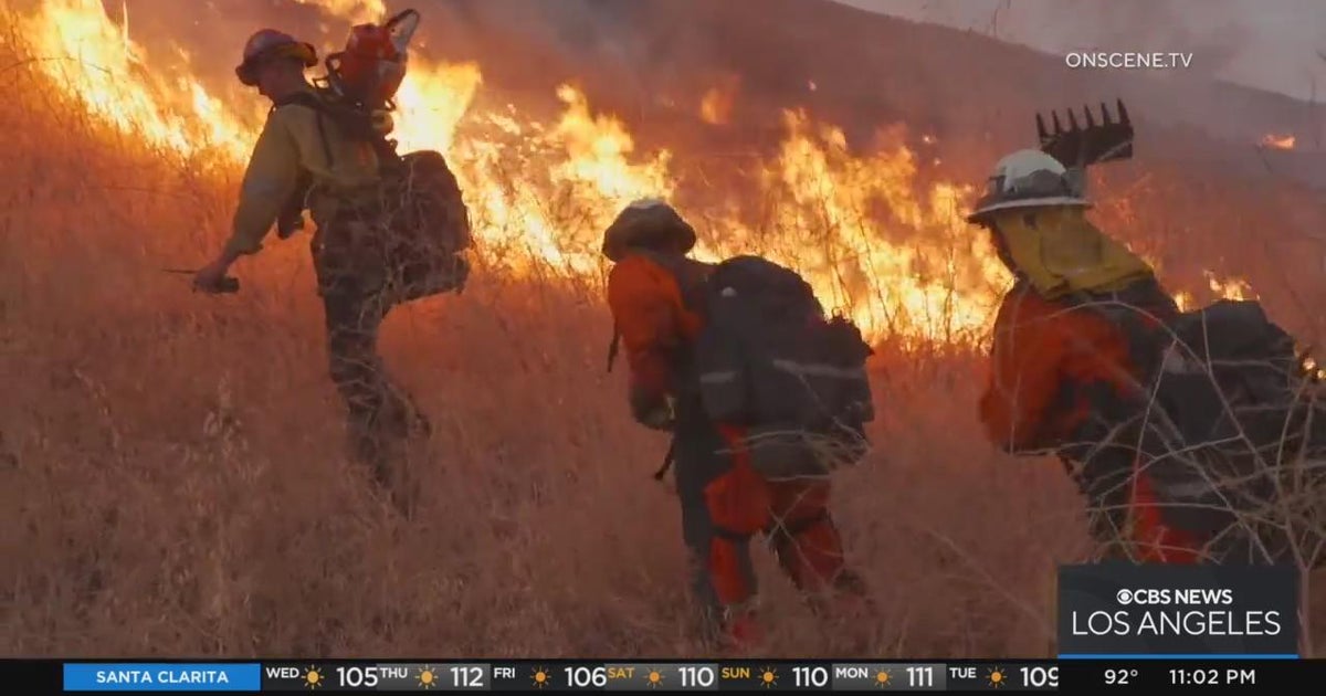 Firefighters continue battle with massive 4,600 acre fire in Castaic ...
