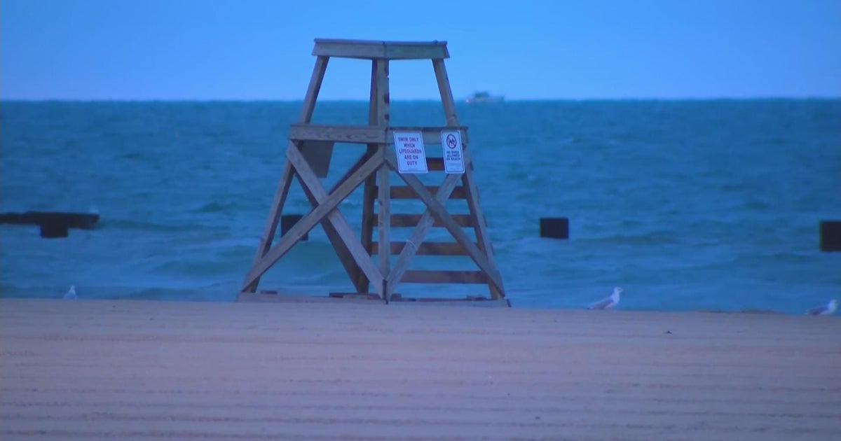 Lifeguards to be on duty for last day of beach season - CBS Chicago
