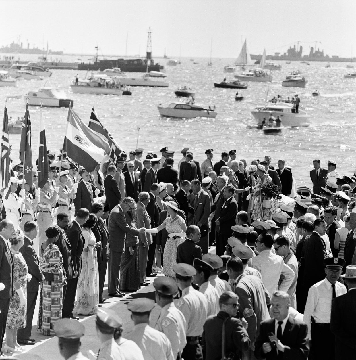 Historian recounts Queen Elizabeth II's 1959 visit to Chicago - CBS Chicago