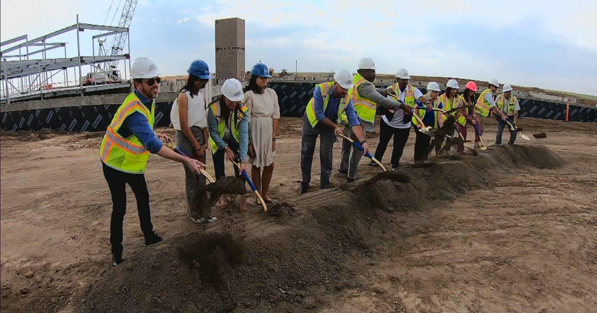 APS breaks ground on P-8 school in growing part of Aurora - CBS Colorado