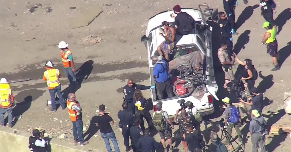 2 arrested as CHP, Caltrans begin clearing Wood Street encampment in ...