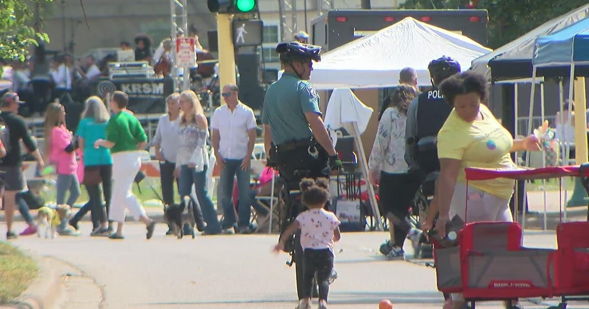 Community members show solidarity at Open Streets event - CBS Minnesota