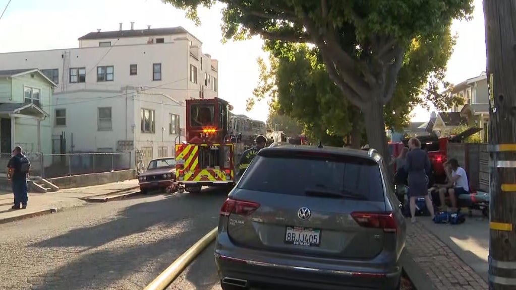 6 rescued from Berkeley apartment building fire, treated for smoke ...
