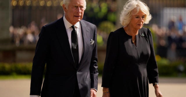 Queen Elizabeth II's death revives criticism of the monarchy's colonial ...