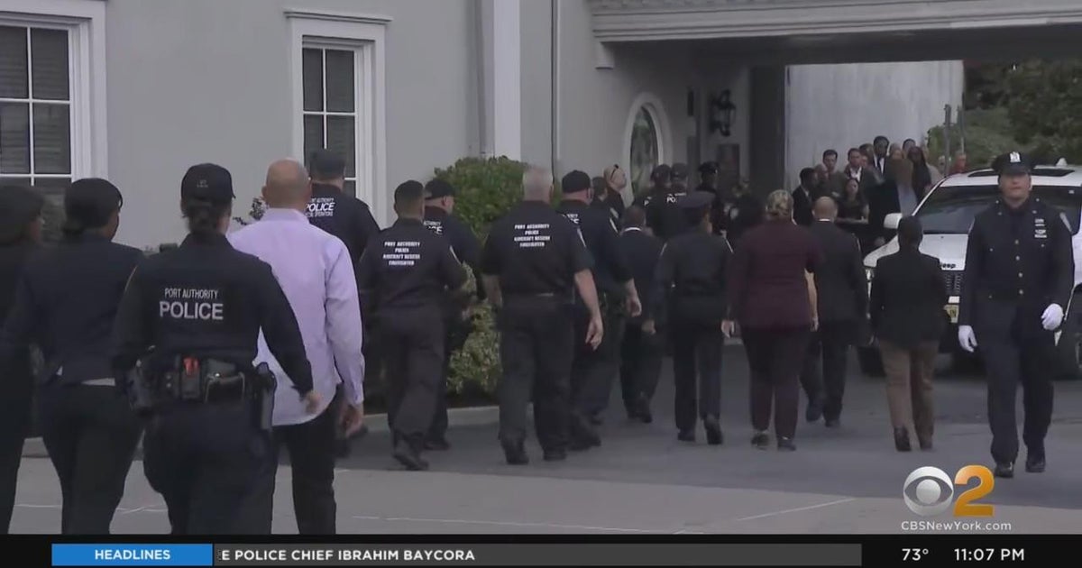 Wake held for Port Authority police officer Anthony Varvaro - CBS New York