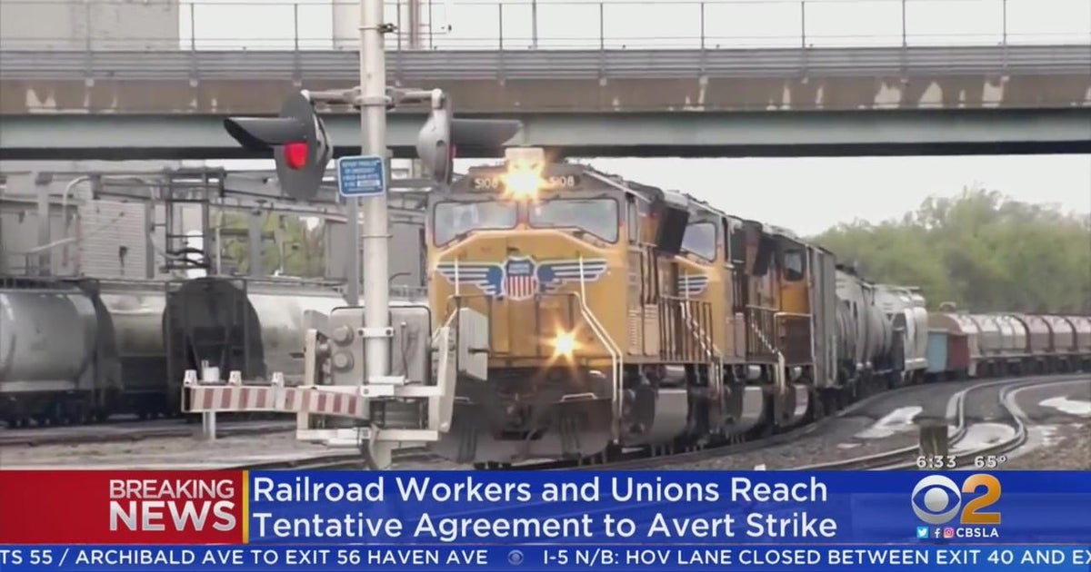 Tentative deal reached to avert rail strike - CBS Los Angeles