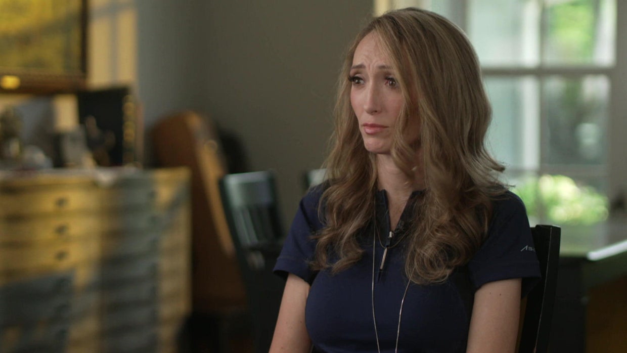 Riding student Lauren Kanarek is shot by her Olympian trainer Michael Barisone. Will he be found ...