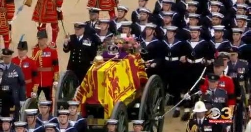 Crowds gather to say goodbye to Queen Elizabeth II - CBS Philadelphia