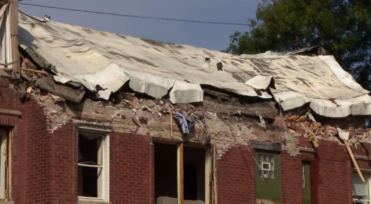 Eight people hurt in Chicago building collapse; "My bed shook almost ...