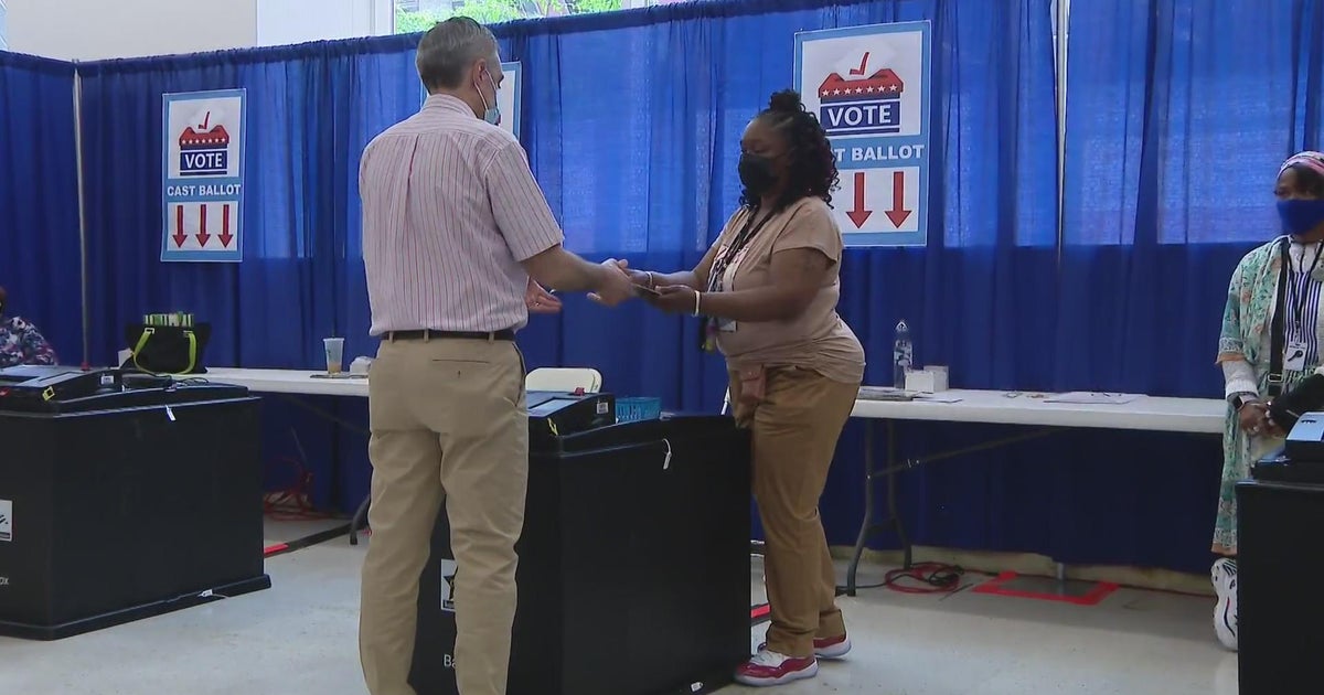 Facing shortage of election judges, Cook County to recruit military ...