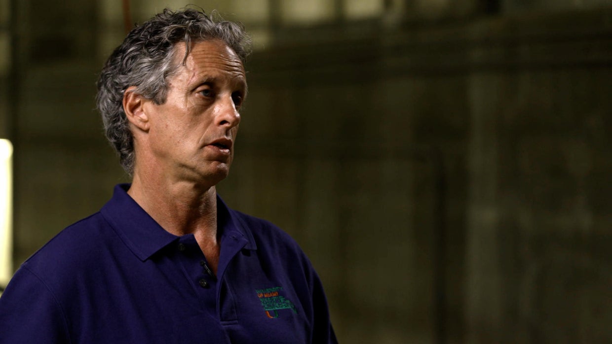 New innovations attempting to rescue coral reefs - 60 Minutes - CBS News