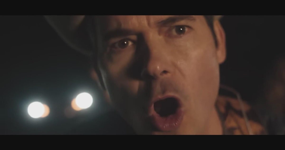 'Sing It To Me Santa' concert returns to benefit music education - CBS ...