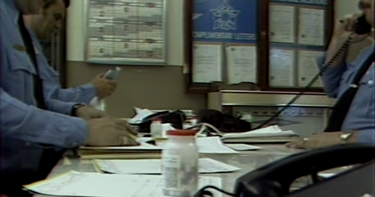 Oct. 3, 1982: Investigators track leads in wake of Tylenol poisonings ...