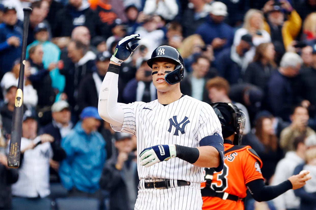 Yankees star Judge hits 62nd homer to break Maris' AL record