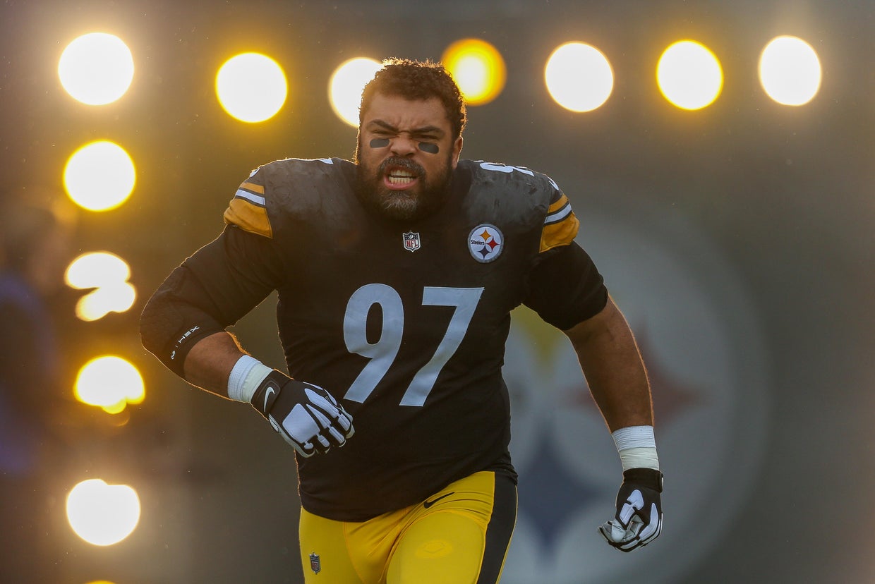 PHOTOS: Kenny Pickett makes NFL debut at Acrisure Stadium