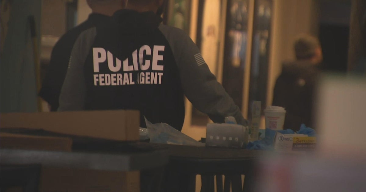 Federal agents search Woburn restaurants, homes in 'human smuggling ...