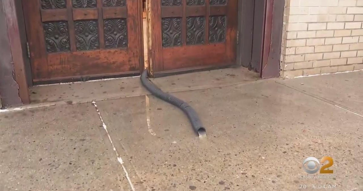 Queens residents fled up with flooding - CBS New York Queens residents fled up with flooding - CBS New York