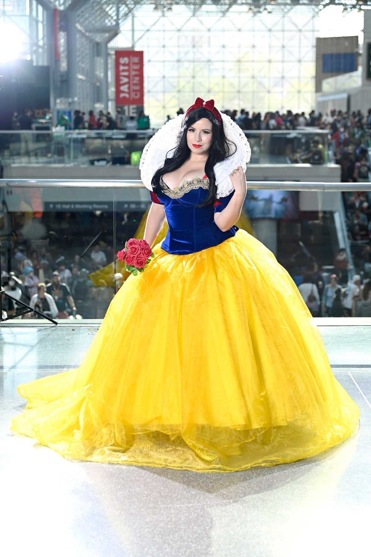 Cosplayers show off intricate costumes at New York Comic Con