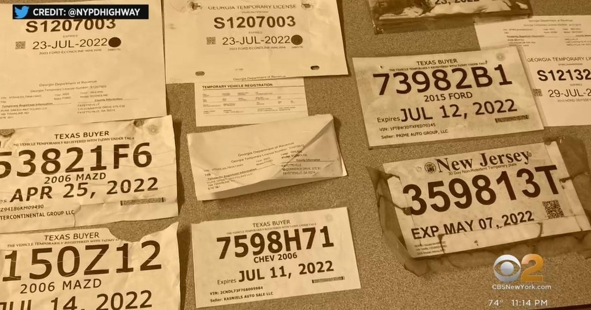 NYPD cracking down on phantom vehicles with fake license plates - CBS ...