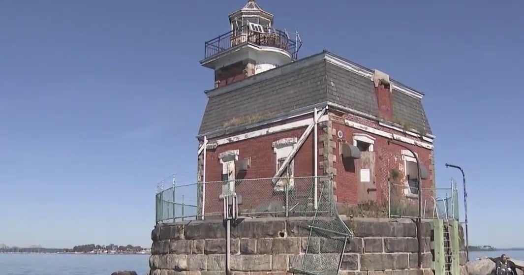 "Demolition by neglect": Historic 150-year-old Long Island lighthouse ...