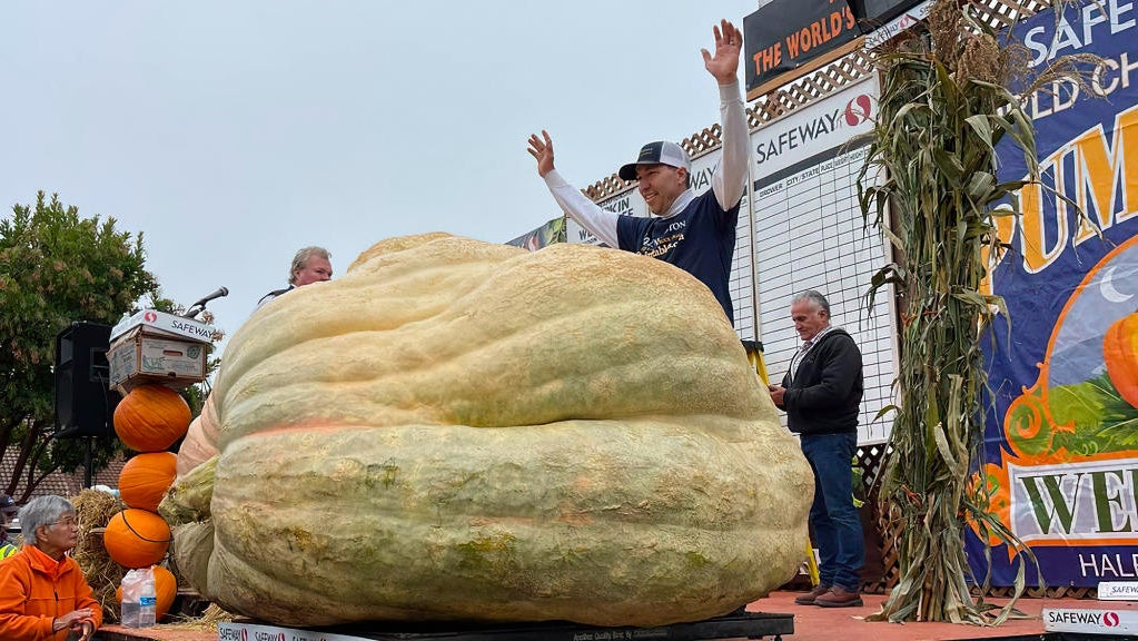 National record for heaviest pumpkin crushed at annual Half Moon Bay ...