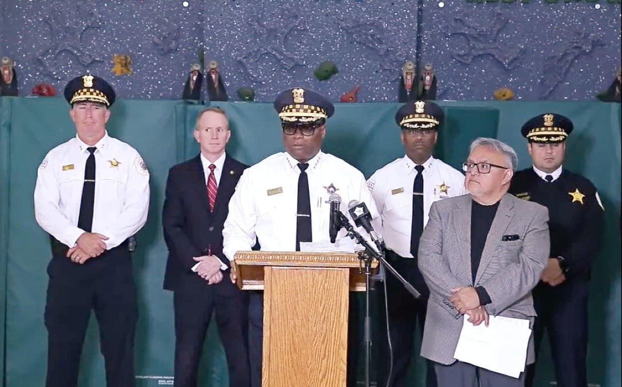 Chicago Police Department struggles as burnt-out cops quit, with some ...