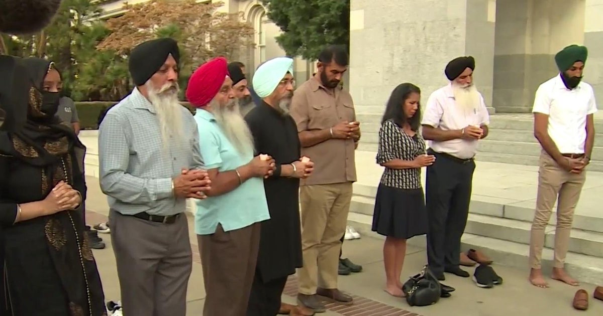 Sacramento Sikh community holds vigil for slain Merced family - CBS ...